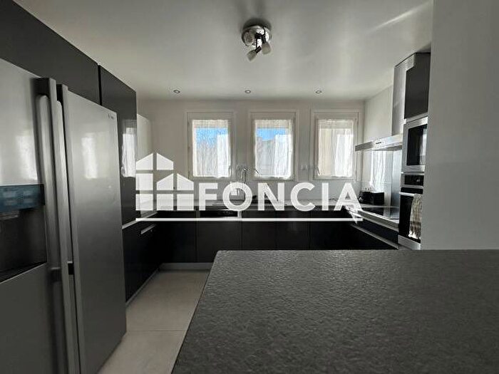 Maison à louer - Poisat - 4 pièces - 3 chambres