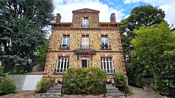 Maison à vendre - Villemomble, Les Coquetiers - 12 pièces - 7 chambres