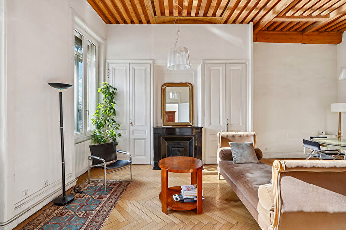 Caluire-et-Cuire, Saint-Clair : Appartement 3 pièces à vendre
