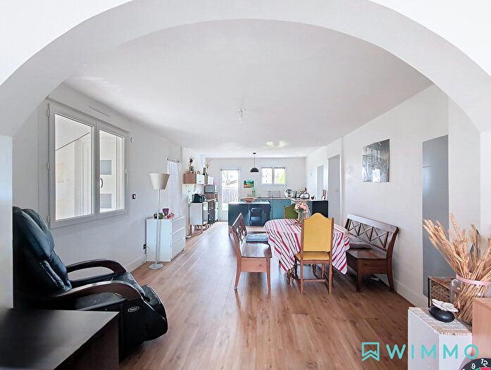 Maison à vendre - Pessac, CCLAPS, La Châtaigneraie - 5 pièces - 4 chambres