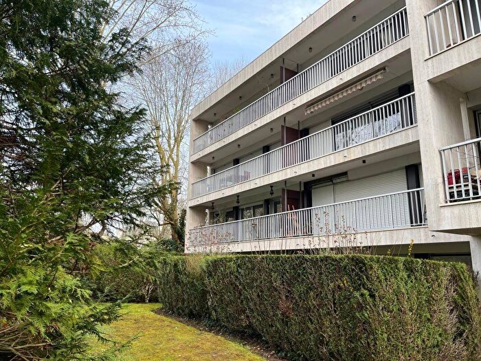 Appartement à louer - Porte de Nogent, Nogent-sur-Marne - 5 pièces - 3 chambres