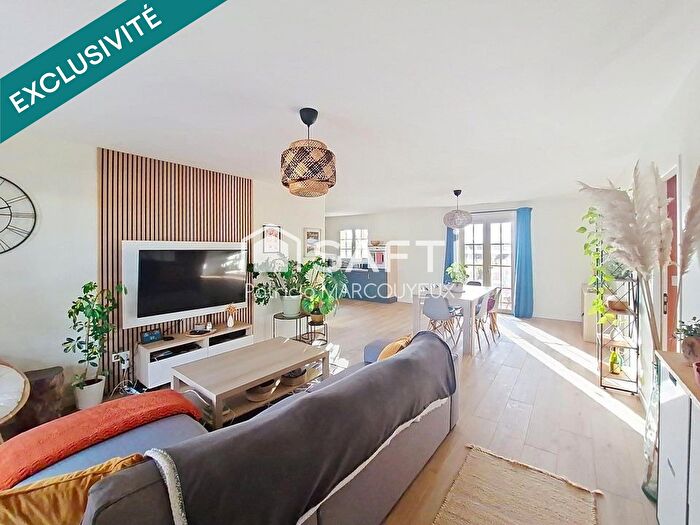 Maison 5 pièces à Villate, à vendre