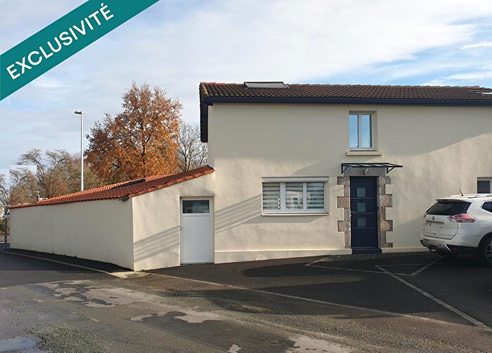 Maison à vendre - Saint-Denis-la-Chevasse - 5 pièces - 4 chambres