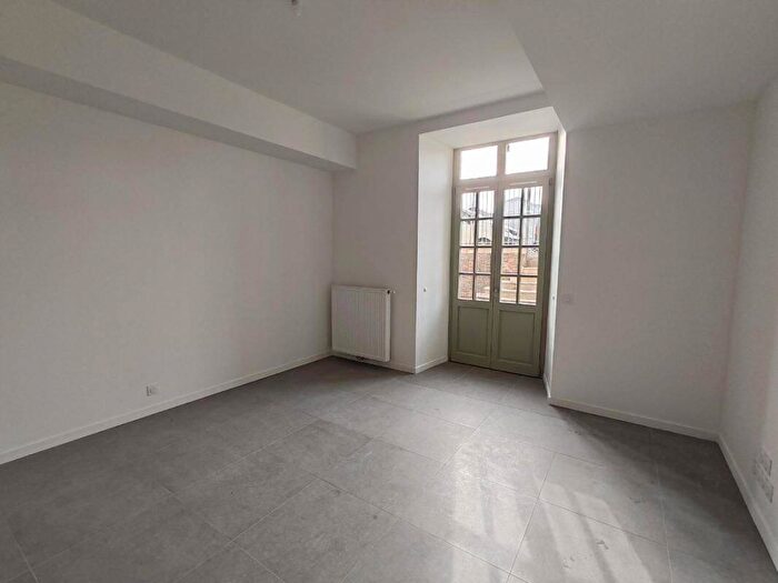 Centre-Historique, Romans-sur-Isère : Appartement 3 pièces à louer