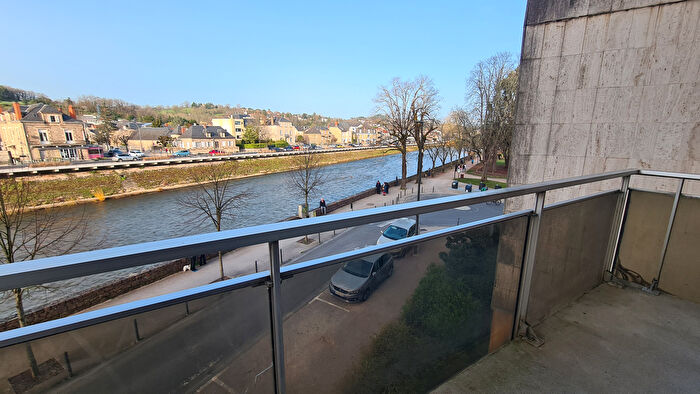 Appartement à louer - Brive-la-Gaillarde, Centre-ville, Pont Cardinal, Champanatier - 1 pièce