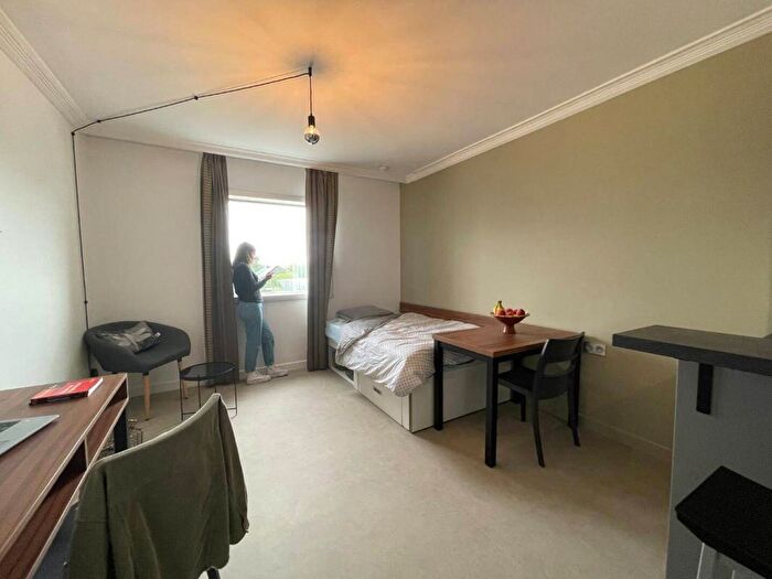 Appartement à louer - Pvé Neuf-Mont dEst, Noisy-le-Grand - 1 pièce