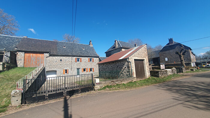 Maison à vendre - Saint-Flour - 6 pièces - 3 chambres