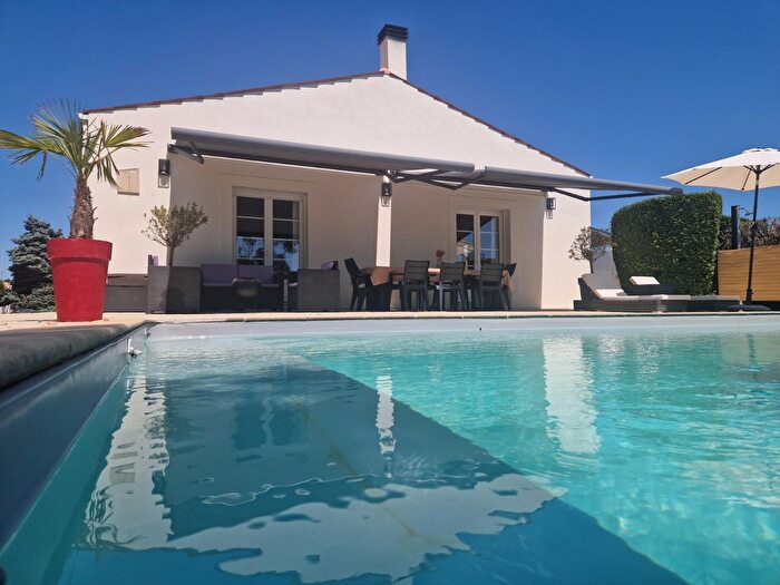 Maison 6 pièces à Saint-Vivien, à vendre