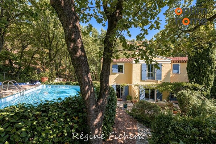 Maison 6 pièces à Puyloubier, à vendre