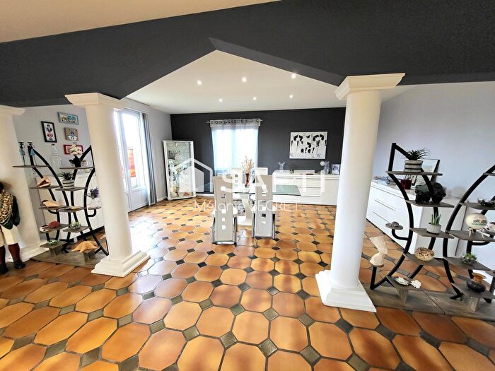 Maison à vendre - Biganos - 8 pièces - 5 chambres