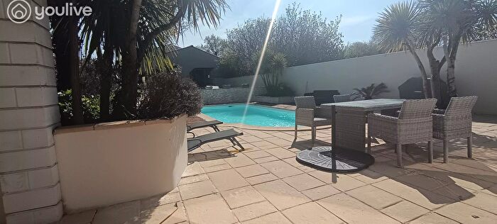 Maison à vendre - Grosbreuil - 8 pièces - 4 chambres