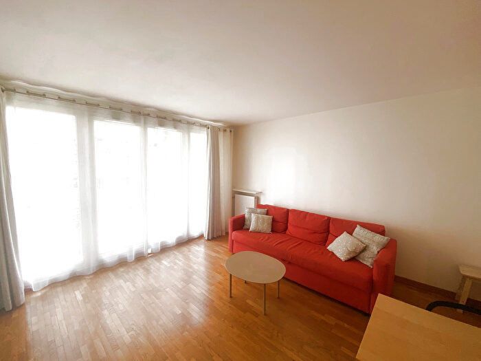 Appartement 2 pièces à Courbevoie, Faubourg de l'Arche, à vendre