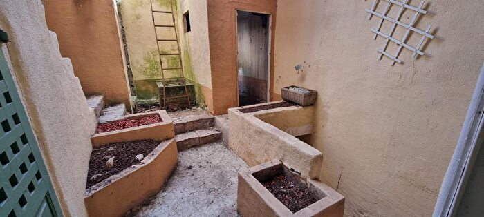 Maison à vendre - Rochemaure - 6 pièces - 2 chambres