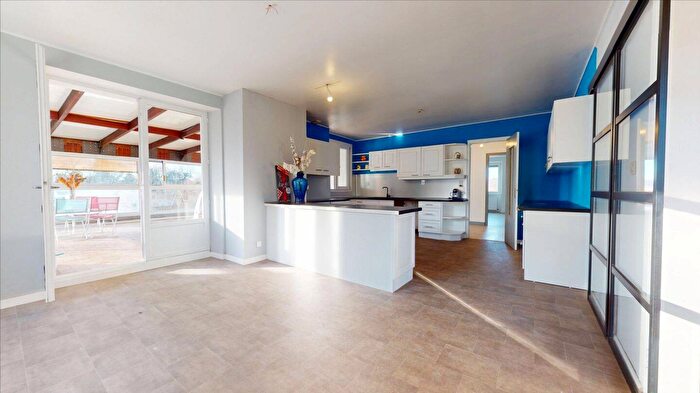 Appartement à louer - Nancray - 5 pièces - 4 chambres