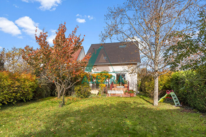 Maison à vendre - Le Mesnil-le-Roi - 7 pièces - 4 chambres