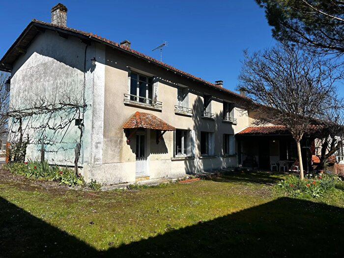Châtignac - Maison 13 pièces à vendre