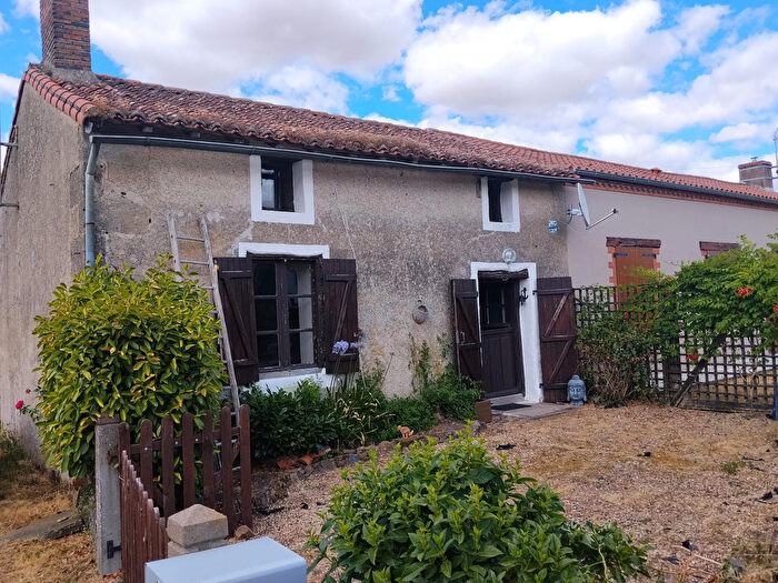 Maison 3 pièces à vendre - Saint-Maurice-la-Fougereuse