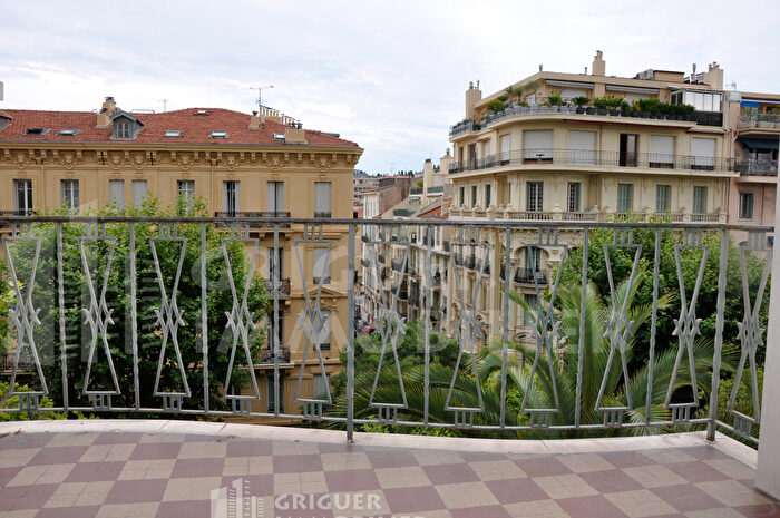 Appartement 2 pièces à Nice, Carabacel, à louer
