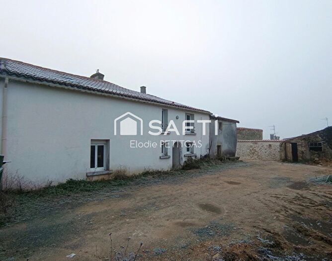 Maison à vendre - Mervent - 5 pièces - 3 chambres