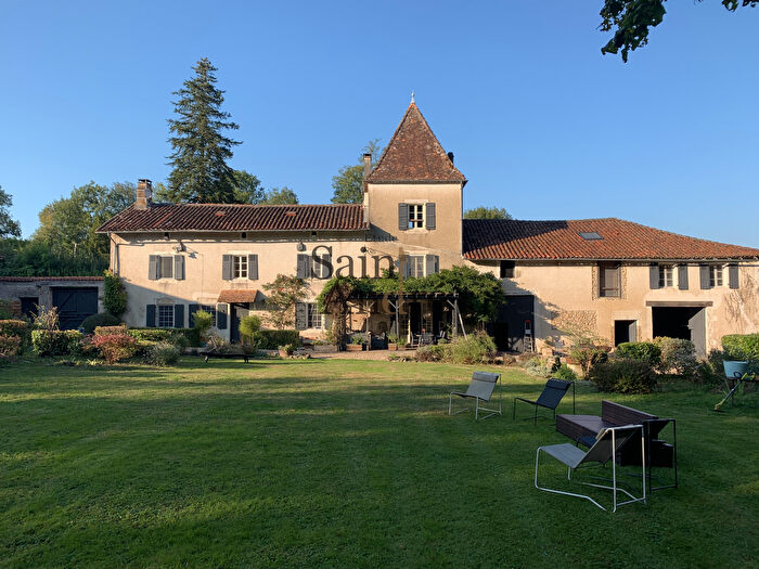 Maison à vendre - Roussines - 7 pièces - 4 chambres