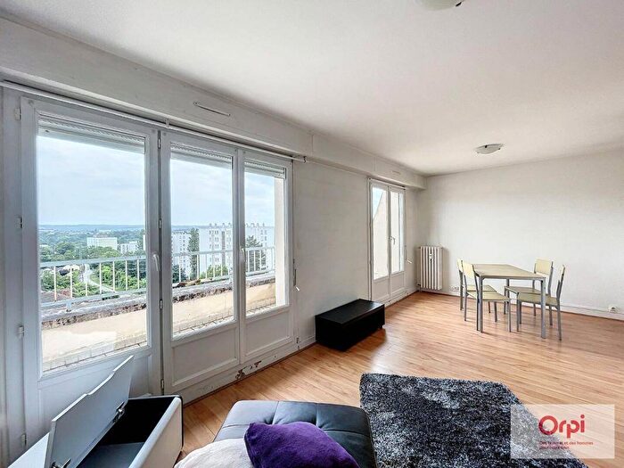 Appartement à louer - Montgacher-Cordeliers, Montluçon - 2 pièces - 1 chambre