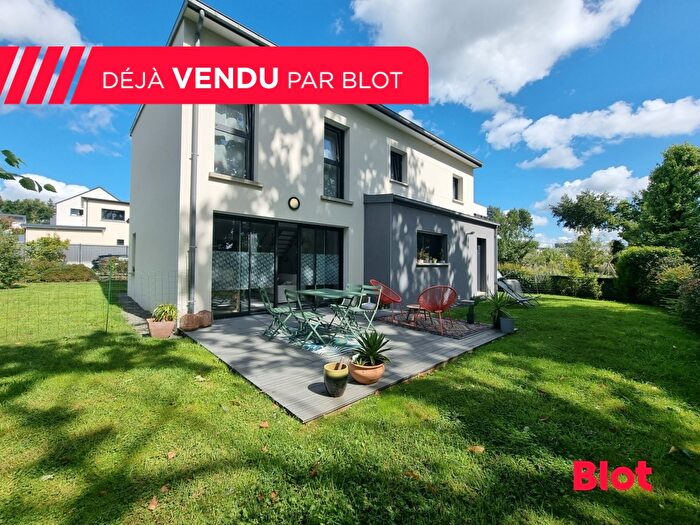 Maison à vendre - Gévezé - 8 pièces - 6 chambres