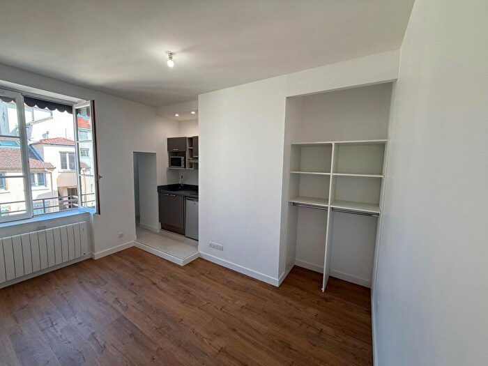 Appartement à louer - Lyon e  - 1 pièce