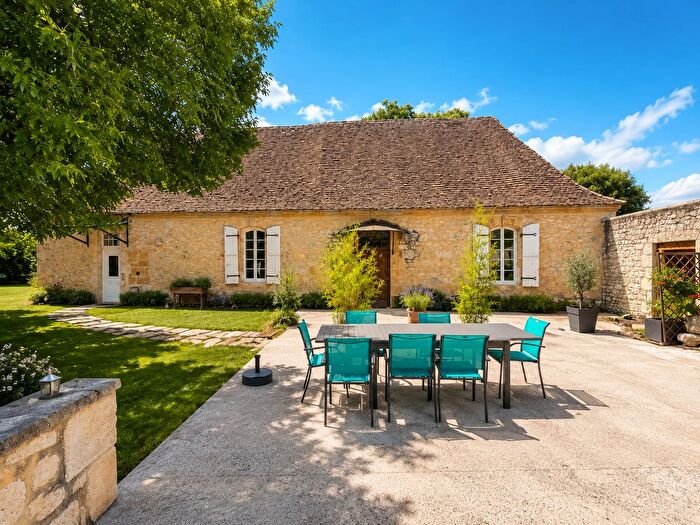 Maison 6 pièces à Faux, à vendre