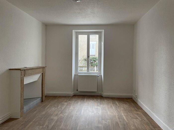 Appartement à louer - Chambéry, Centre-ville - 3 pièces - 1 chambre