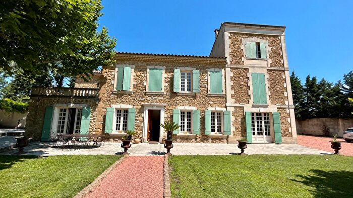Maison à vendre - Sorgues, Centre-ville - 15 pièces - 7 chambres
