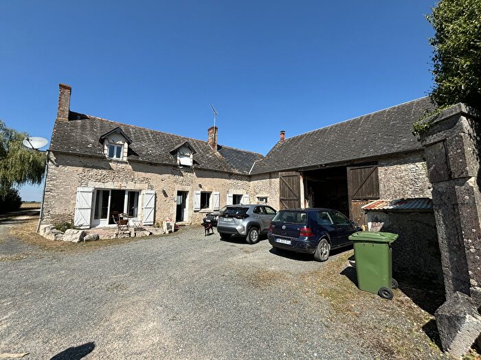 Maison à vendre - La Chapelle-Saint-Martin-en-Plaine - 5 pièces - 3 chambres