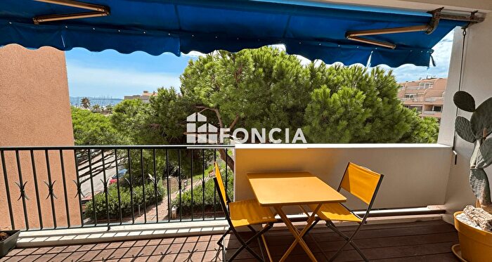 Appartement à vendre - Hyères, Port - 3 pièces