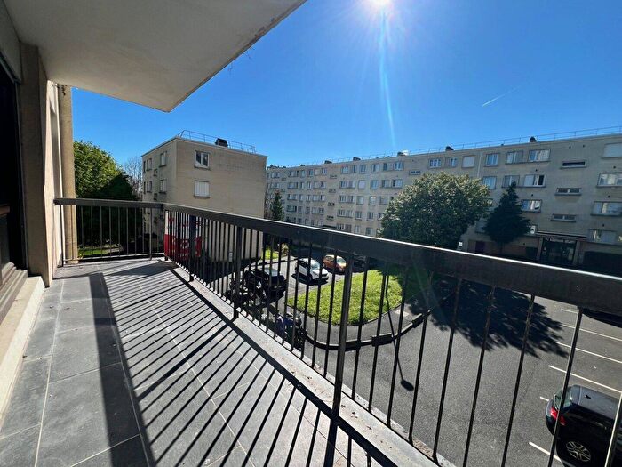 Appartement à louer - Plateau Ouest, Suresnes - 3 pièces - 2 chambres