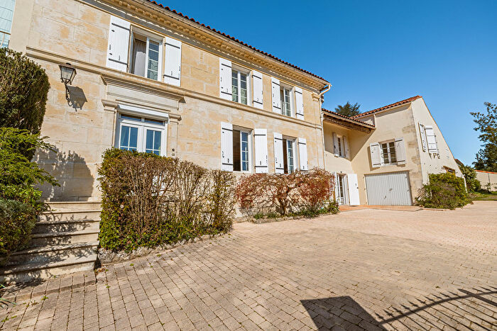 Maison à vendre - Saint-Césaire - 10 pièces - 5 chambres