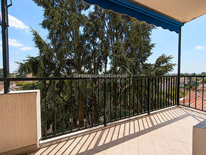 Appartement 4 pièces à Bron, Centre-ville, à vendre