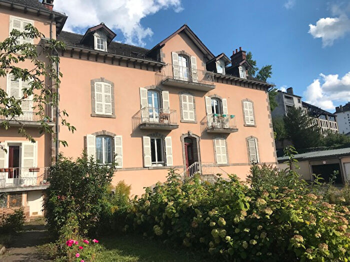 Appartement à louer - Aurillac, Centre-ville - 3 pièces - 2 chambres