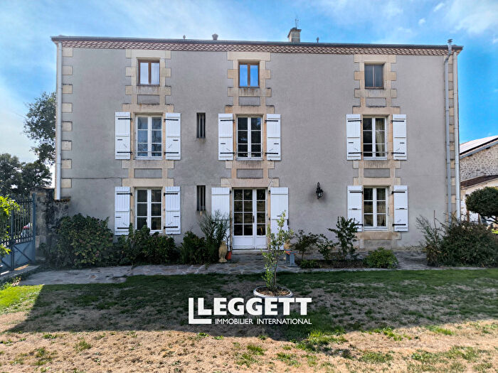 Bussière-Poitevine : Maison 13 pièces à vendre