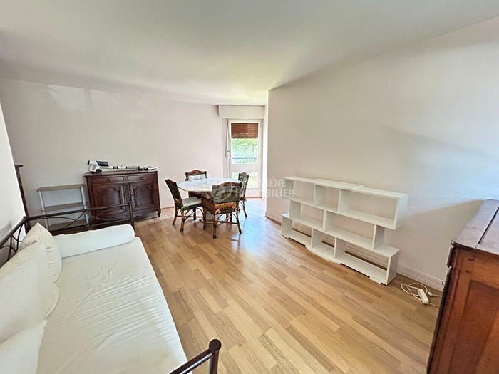 Nouvelle France, Le Chesnay-Rocquencourt : Appartement 2 pièces à louer