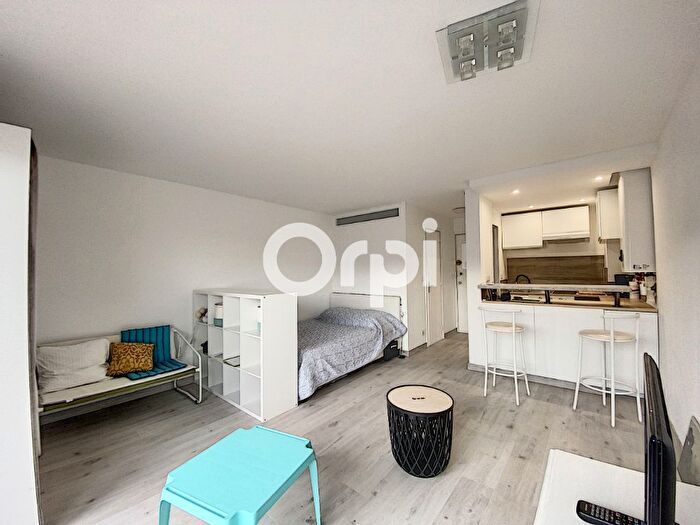 Appartement à louer - Saint-Raphaël, Centre-ville - 1 pièce