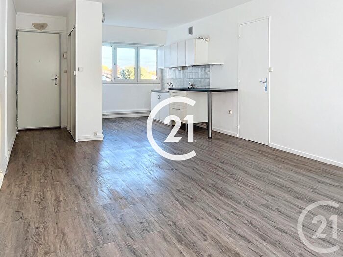 Cognac, Champ de Foire : Appartement 3 pièces à louer
