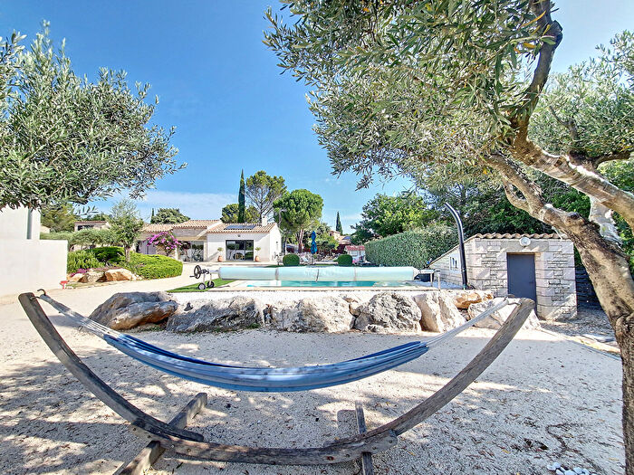 Maisons à vendre et appartements à louer - 1