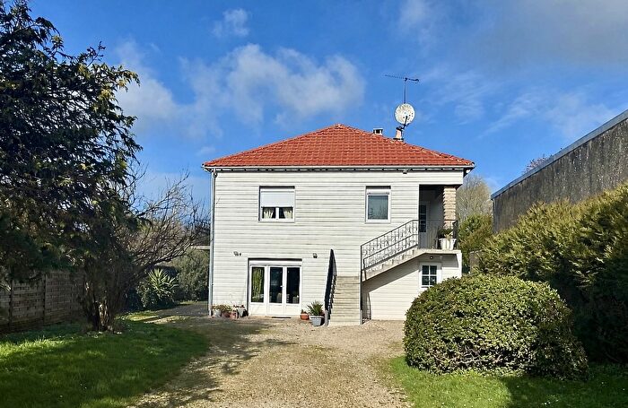 Maison à vendre - Lezay - 6 pièces - 5 chambres