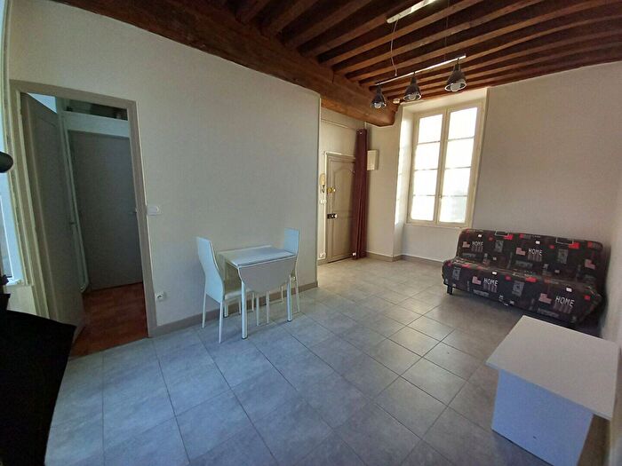 Centre Ville, Avallon : Appartement 1 pièce à louer