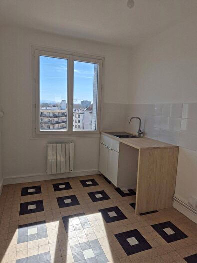Appartement à louer - Saint Louis, Lyon ème arrondissement - 3 pièces - 2 chambres
