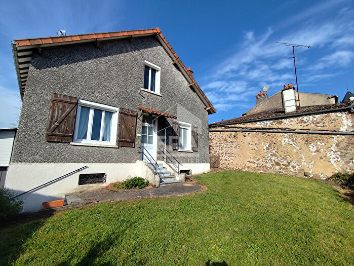 Maison à vendre - Availles-Limouzine - 6 pièces - 4 chambres