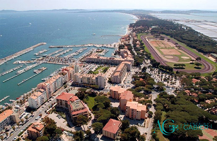 Appartement à vendre - Hyères, Port - 1 pièce