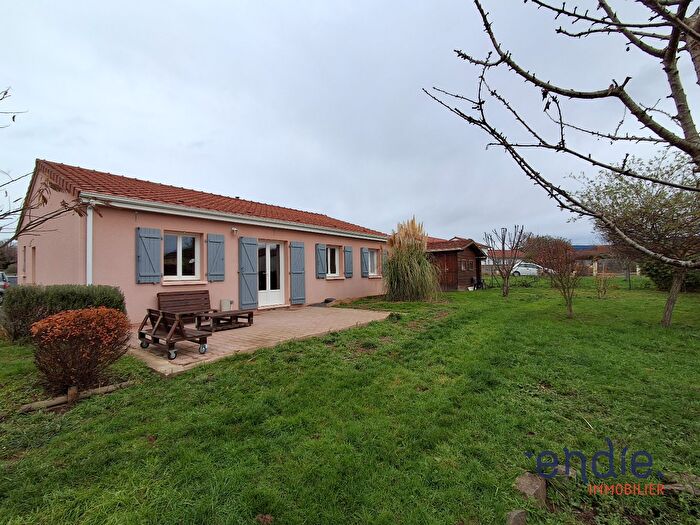 Maison à vendre - Puy-Guillaume - 4 pièces - 3 chambres