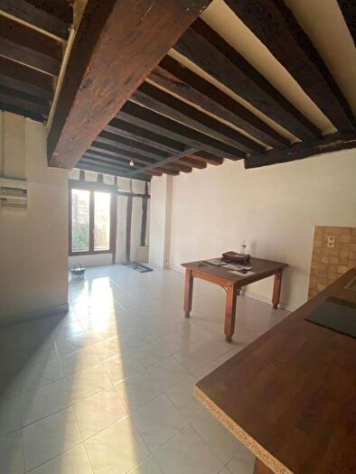 Appartement à louer - Saint Germain-Hôtel de Ville-Saint Pierre, Auxerre - 2 pièces - 1 chambre