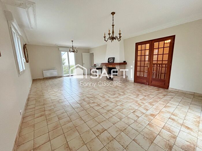 Maison à vendre - La Chapelle-sur-Erdre, Centre-ville, Gare, Chêne Vert - 7 pièces - 5 chambres