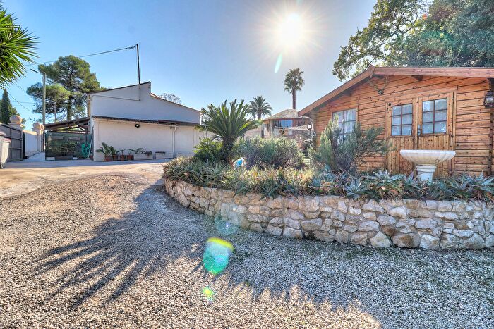 Maison à vendre - Antibes, Rabiac, Carriat, Les Semboules, Les Brusquets - 4 pièces - 4 chambres